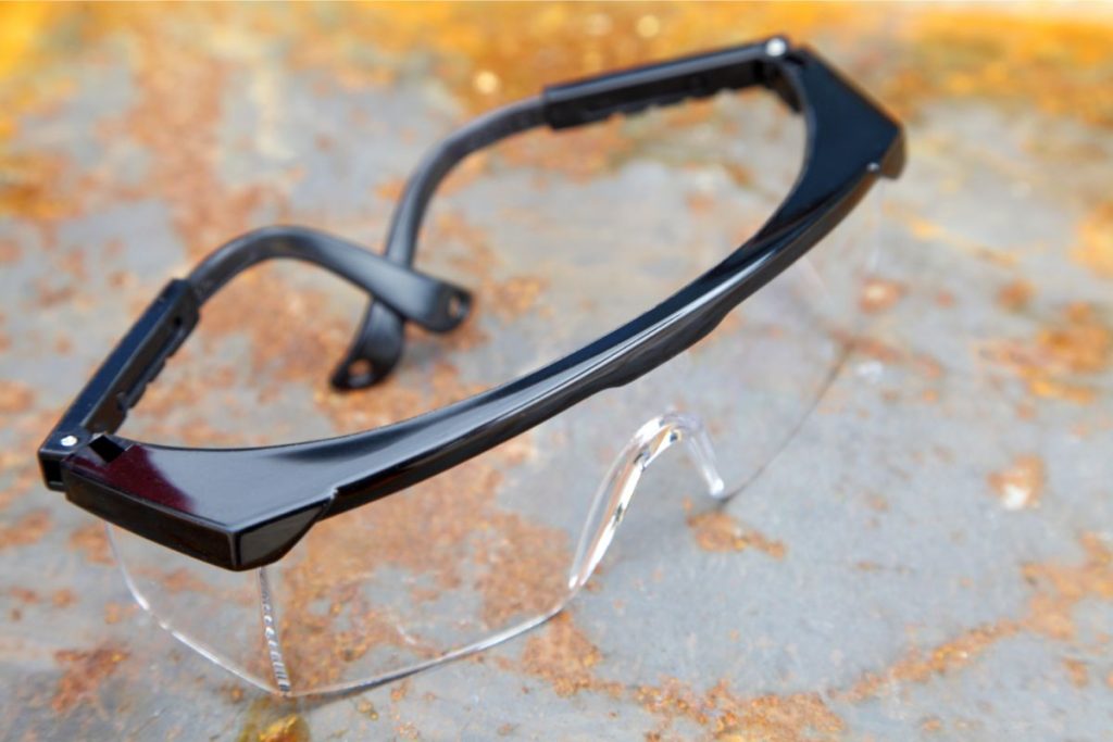 Detachable Vs Permanent Side Shields For Safety Glasses - TigerFish Tools