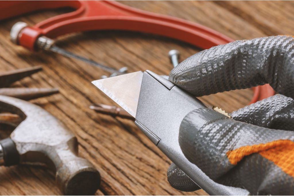 How To Cut A Straight Line With A Utility Knife (7 Tips!)