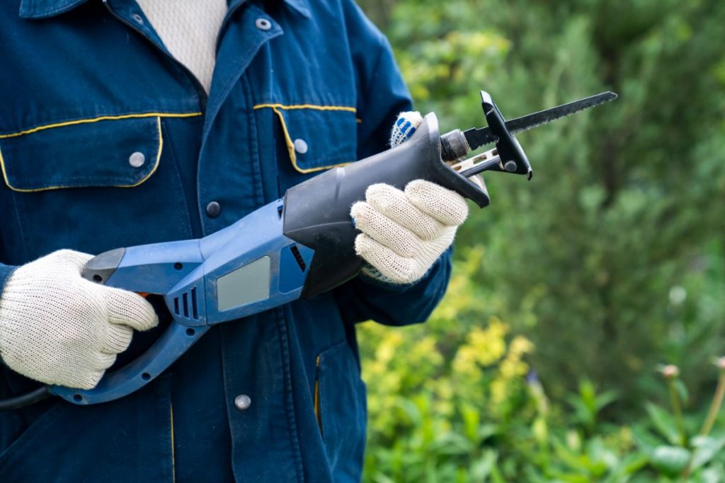 How To Use A Reciprocating Saw: 14 Steps (With Pictures)
